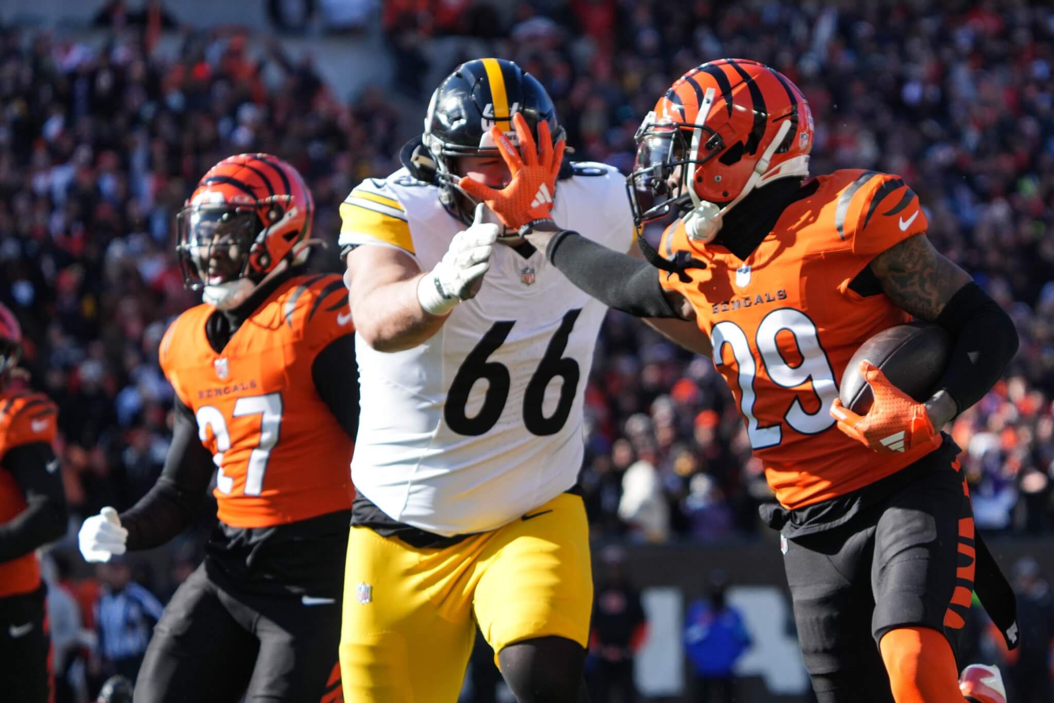 Opening NFL Week 18 Odds - Spread, Total, Moneyline for All 16 Games