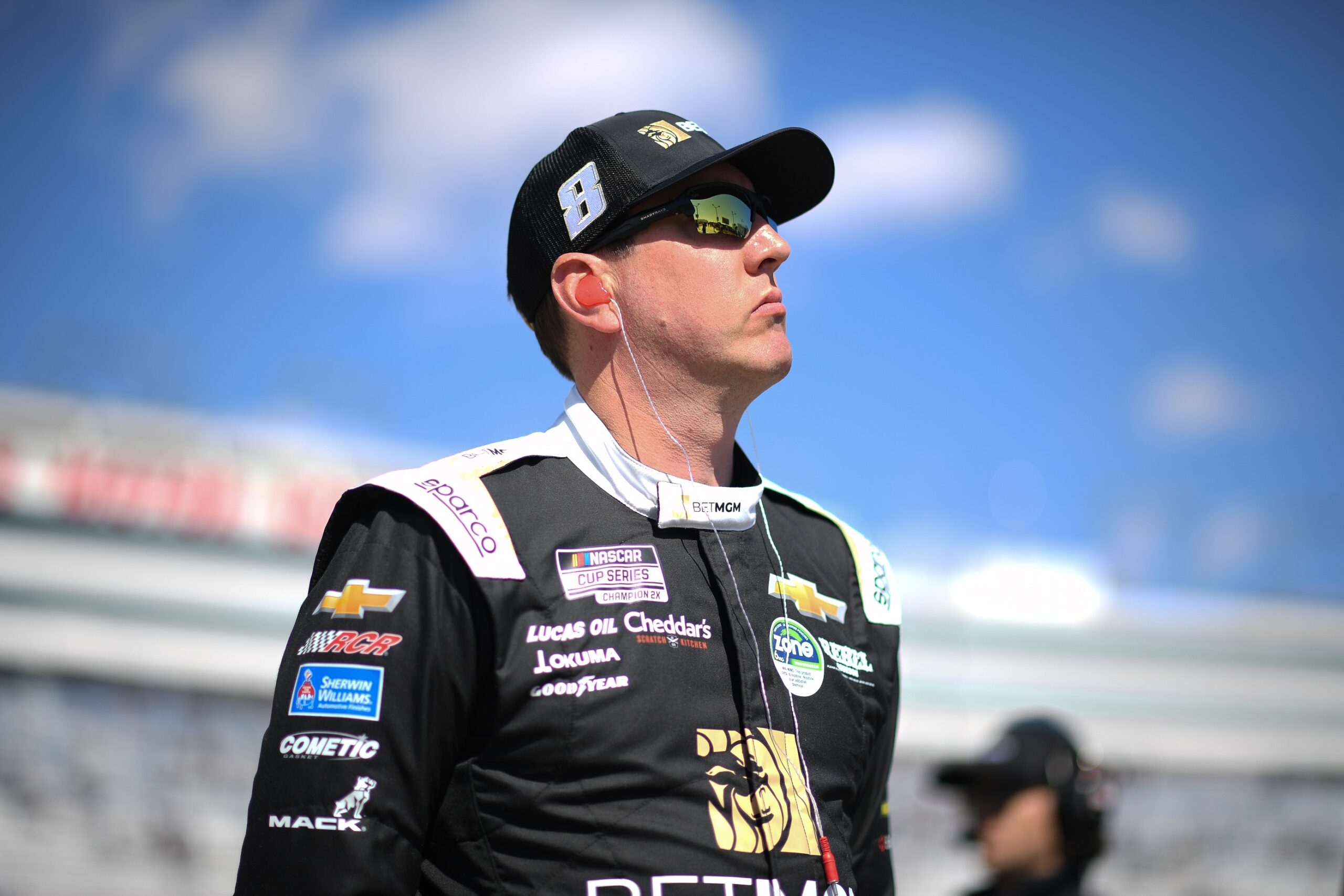 NASCAR Pennzoil 400 Predictions, Odds & Top Longshots