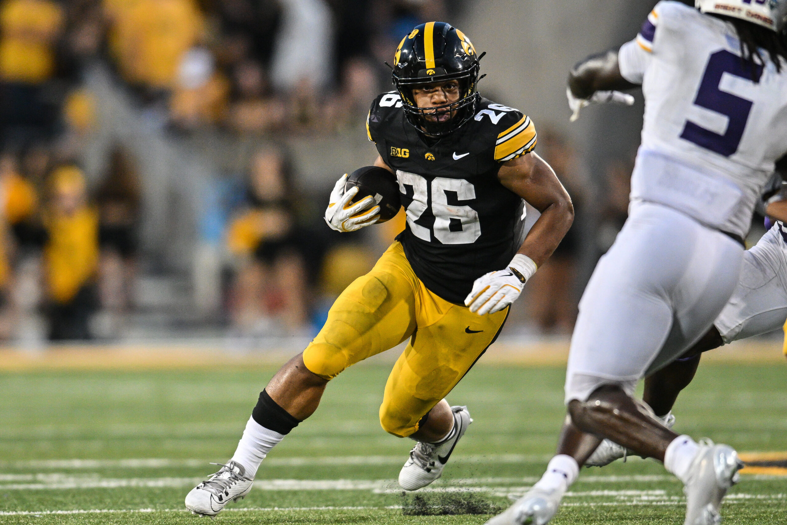 Final Iowa vs Iowa State Prediction, Updated Odds & Trends - Big Noon ...