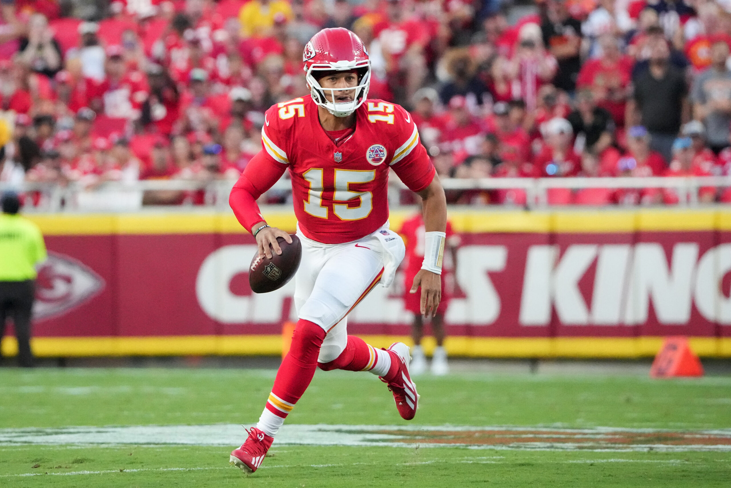 Chiefs vs Chargers Picks, Predictions & Odds