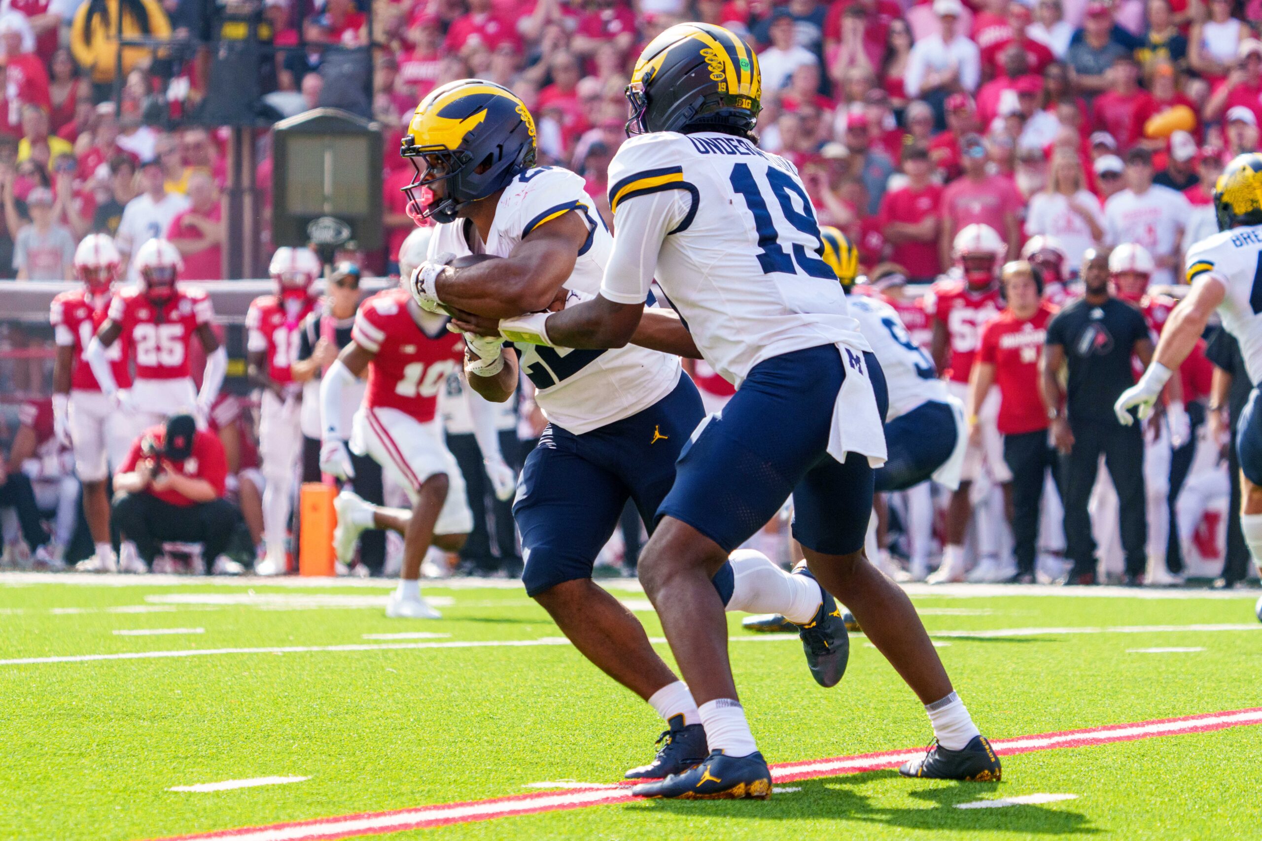 Wisconsin vs Michigan Prediction, Pick & Spread