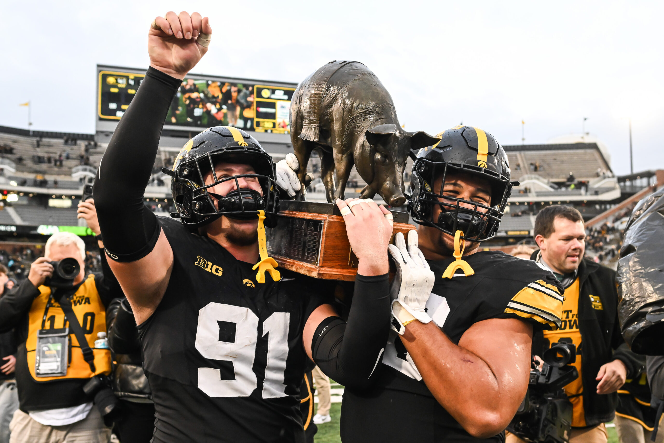 A.I. College Football Picks for Week 11 – ATS & O/U Predictions from ...