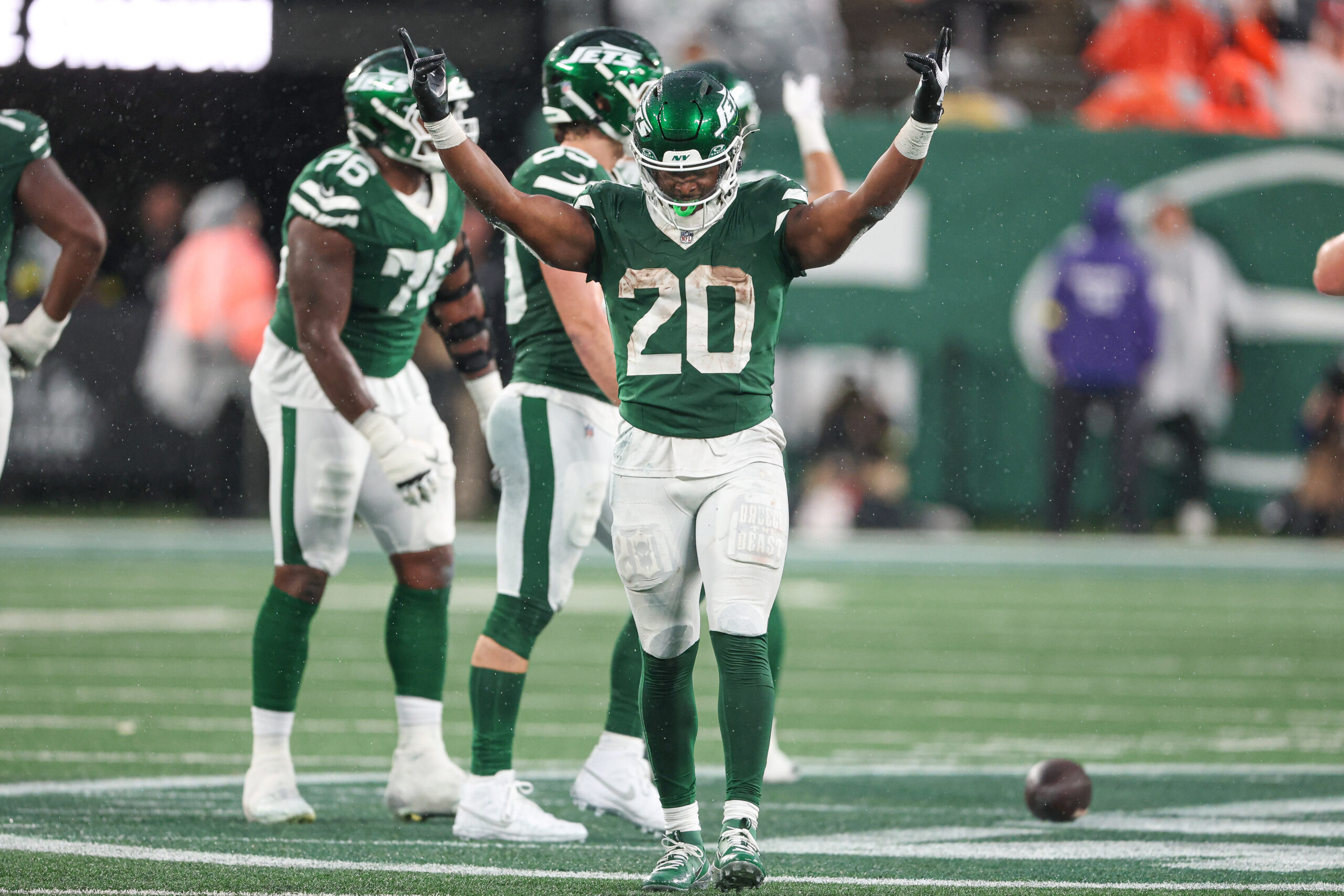 New York Jets vs New England Patriots Player Props & Picks for TNF