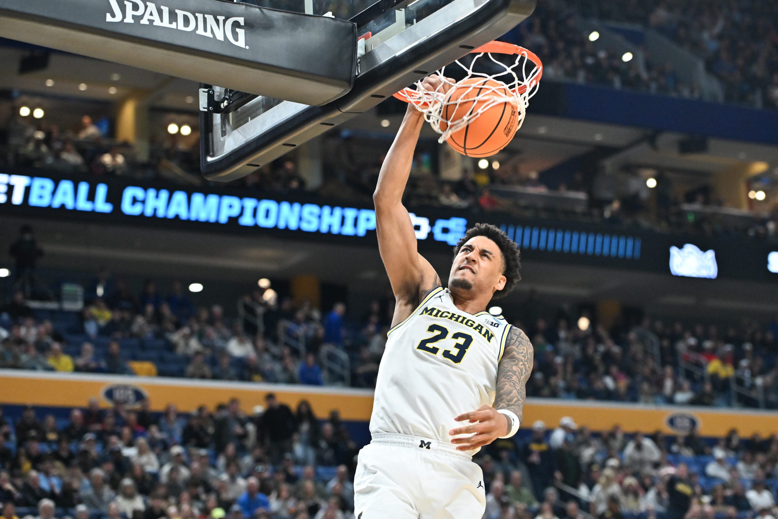 Wolverines Favored Against Bama in Sweet 16 - Michigan vs Alabama ...