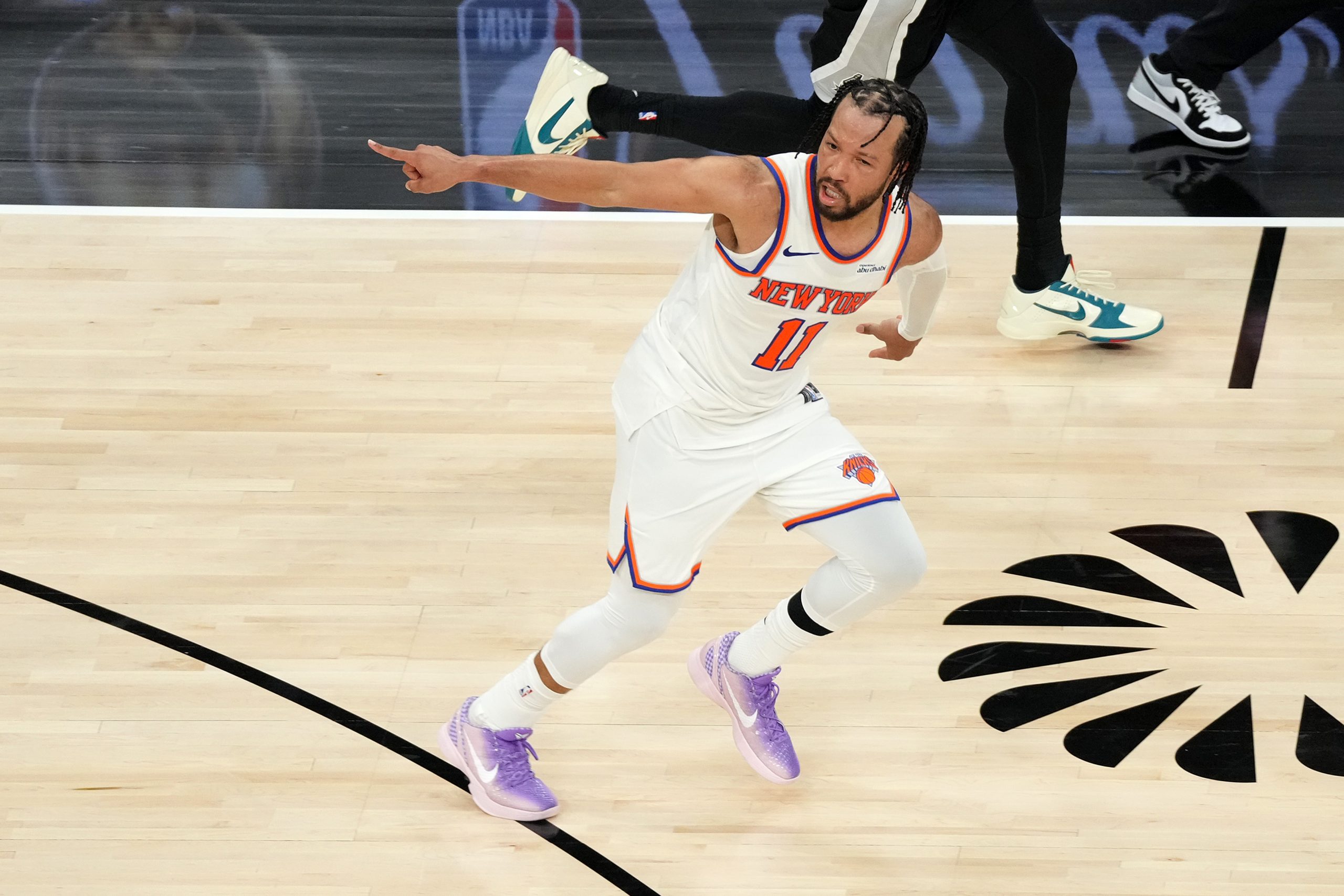 Knicks vs Spurs Expert Picks, Predictions & Betting Splits for Game 2