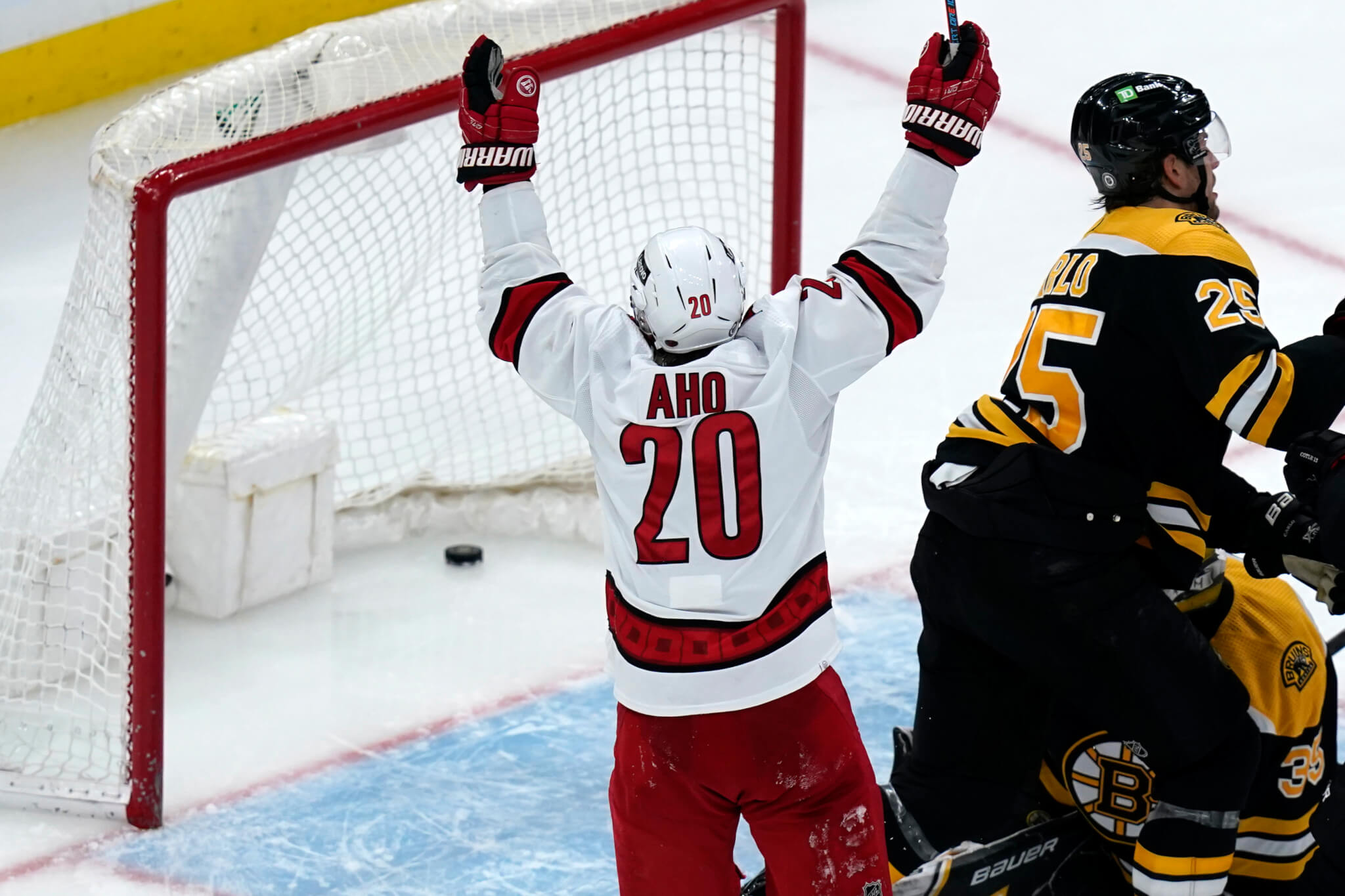 Predators vs Hurricanes Odds and Best NHL Pick for Friday (Feb 18)