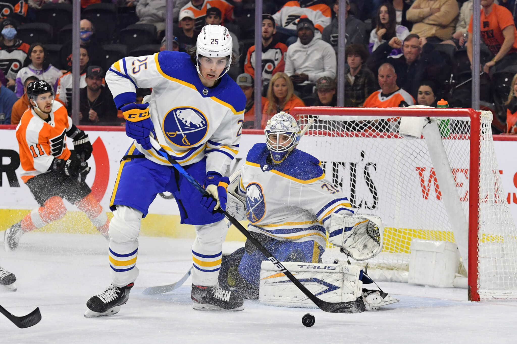 Opening 2023 Calder Trophy Odds - Owen Power and Mason McTavish Co-Favored