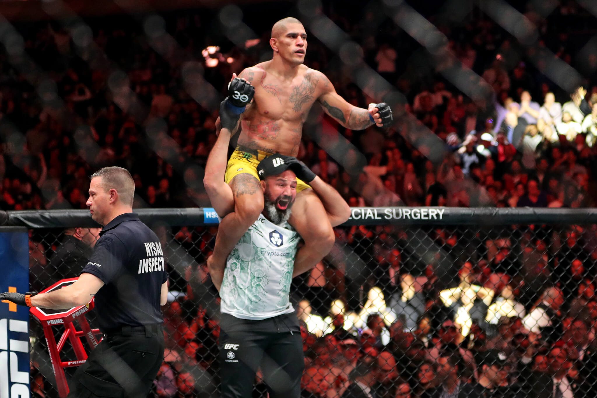 UFC 300 Odds, Predictions & Picks: Pereira vs Hill, Gaethje vs Holloway